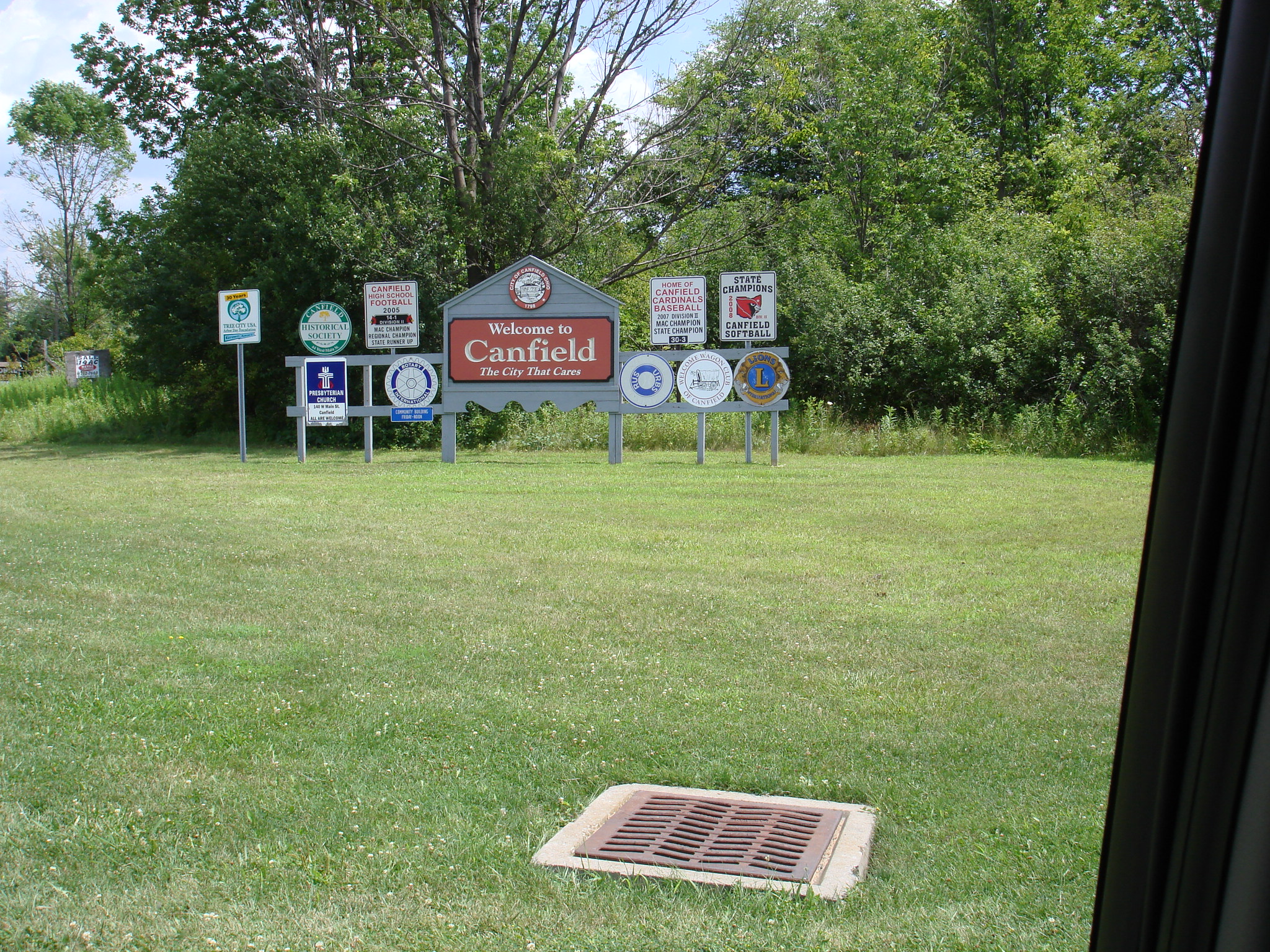GROUNDS MAINTENANCE - City of Canfield